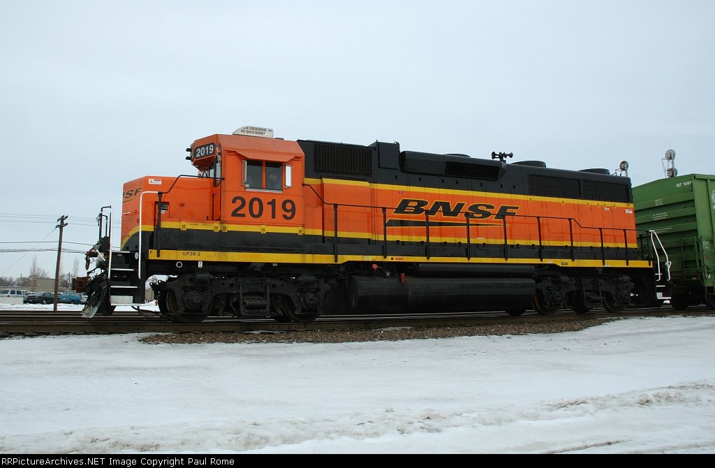 BNSF 2019, GP38-2 NRE rebuilt GP40, at Eola Yard